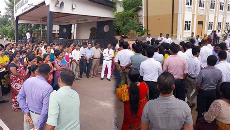 Lanka C News ස්ටාලින්ලා විරෝධතා ගුරු විදුහල්පතිලා පාරට බසිති…