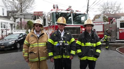 New York Snaps Cops On Phones After Mayors Call ‘theyre Either Playing Candy Crush Or Pokemon