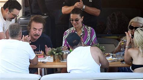 Orhan Gencebay yeni yaşını teknede kutladı Magazin Haberleri Milliyet