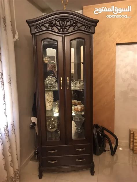 غرفة ضيوف كامله طقم كنب ودرسوار وفضيه وطاولات خشب وطاولة سفره وقنصل خشب 245753587 السوق
