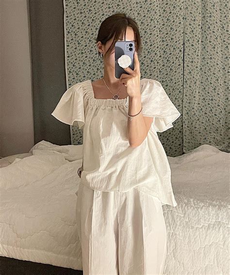 유인어스 리아 린넨 퍼프 셔링 스퀘어넥 루즈핏 A라인 오프숄더 흰 블랙 블라우스