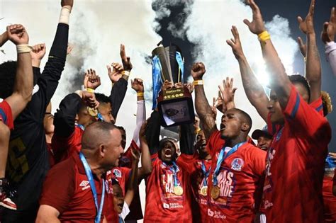 [포토] 우승 만세 트로피 번쩍 아빠 휴가 만세 딸 번쩍 네이트 스포츠