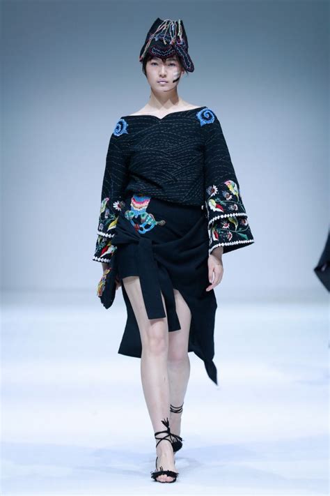 东北电力大学服装与服饰设计专业2018毕业生作品在京发布 北晚新视觉