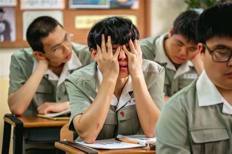 보도자료 쿠팡플레이 시리즈 소년시대 오늘 저녁 8시 1 2화 동시 공개 대세 배우 임시완의 웃음 터지는 반전 매력 예고 쿠팡 뉴스룸