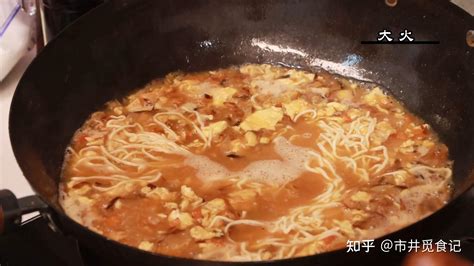 隋卞教做“炝锅面”，记住2个窍门，只放盐就很香，不愧是行政总厨 知乎