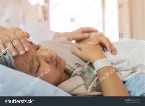 Patient Fever Images Stock Photos Vectors Shutterstock