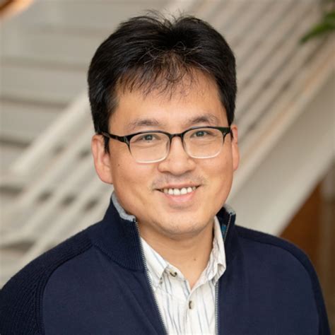 Dr Yun Kyu Yi Weitzman