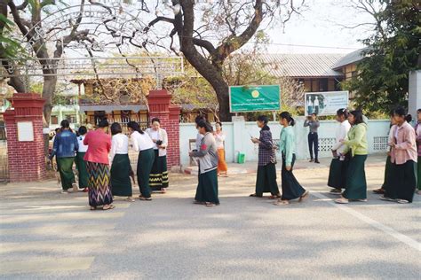 ငါန်းဇွန်မြို့နယ်တွင် တက္ကသိုလ်ဝင်စာမေးပွဲ ဒုတိယနေ့ အင်္ဂလိပ်စာဘာသာရပ်ဖြေဆို Information And