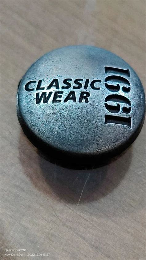 Class Wear Jeans Button At Rs 3 Piece In New Delhi Id 2853872004362