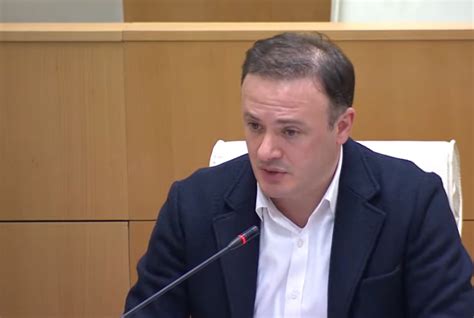 როგორც პოლიტიკაში არიან ხელმოცარულები ასევე აღმოჩნდა რომ კომპანია დაღუპეს არასწორი მართვის