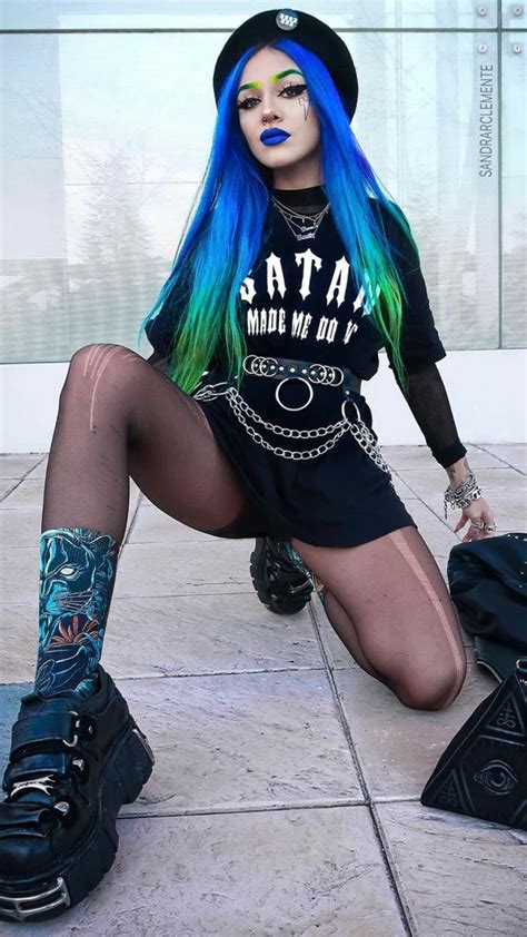Pin By Alta Crow On Backgrounds For Phone Alternative Fashion Rocker Style Alt Fashion