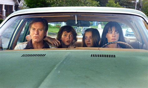 Anne Hathaway And Ewan Mcgregor Face Dinosaurs In The New Trailer For