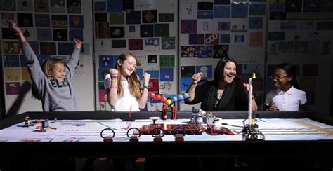 Robotics Projects Encourage Girls To Engage In STEM Tech Learning