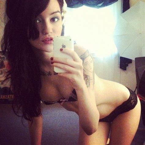 Awesome Homemade Selfshot Photo Featuring Fabulous Akis27