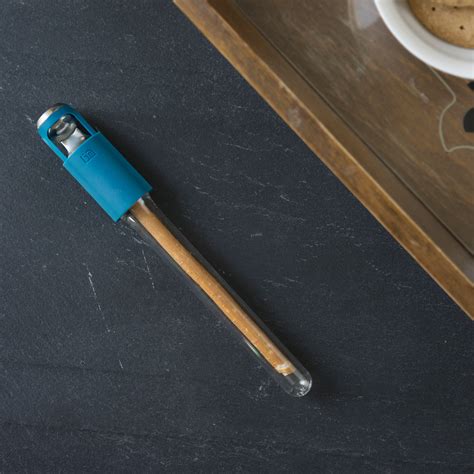 Suri Unveils Modular Electric Toothbrush With Recyclable Brush Head