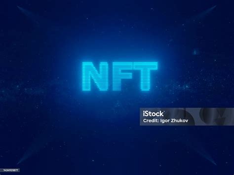 별빛 하늘 배경에 홀로그램 효과 밝은 파란색이 있는 Nft 텍스트 대체 불가능한 토큰 개념입니다 메타버스 Vr 세계 3d 렌더링