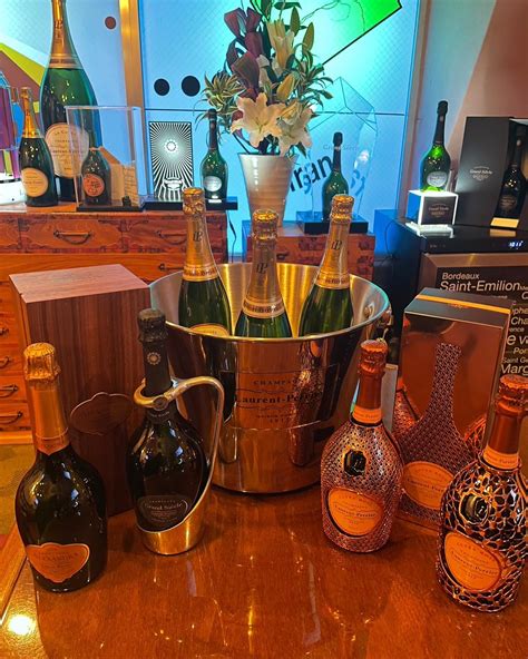 Léfran ~ルフラン~ 【広島スナック】 Lefran Hiroshima • Instagram Photos And Videos