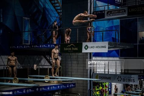 Ukrainian Diver Stanislav Oliferchik Form Mariupol Trains In A News
