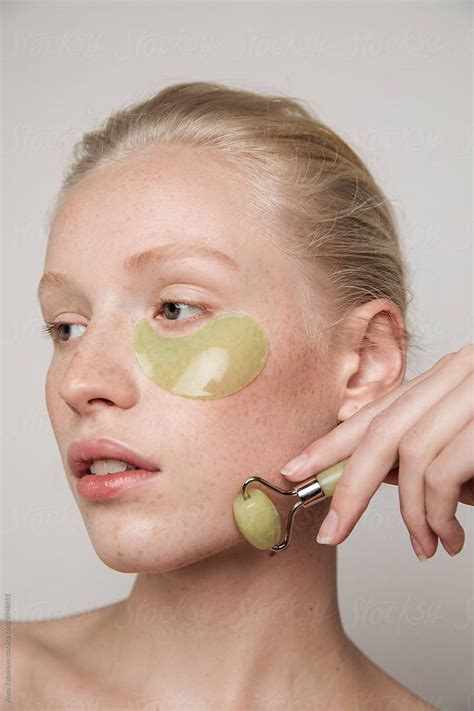 Pin By Miquette On Shoot Justine Jade Roller Skin Eyepatch