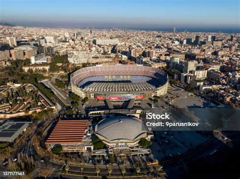 바르셀로나 스페인 2022년 1월 26일 캄프 누 Fc 바르셀로나 축구 경기장과 도시의 공중 보기 바르셀로나 스페인에 대한 스톡 사진 및 기타 이미지 Istock