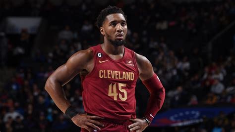 Nba Donovan Mitchells Game Tying Shot Shouldnt Have Counted Hoops Wire