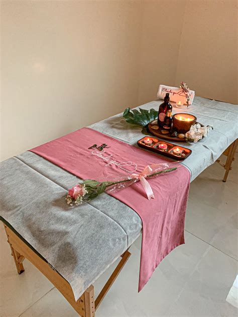 بنات بنات إذا حابين تدلعون نفسكم أو تهدون صديقاتكم لا تتعدون Clouds