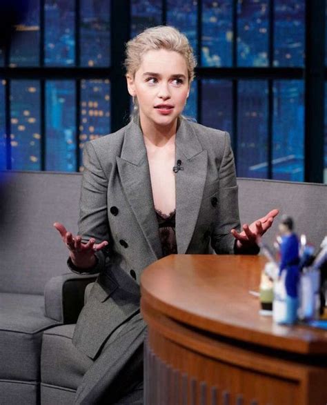 Pin Van Themyscira Op Emilia Clarke