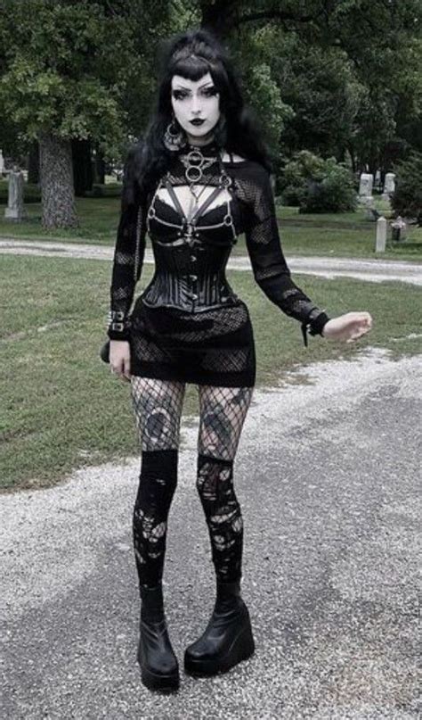 Pin By Sereza Artionis Fiachroí On Goth Goth Outfits Goth Summer Outfits Gothic Outfits