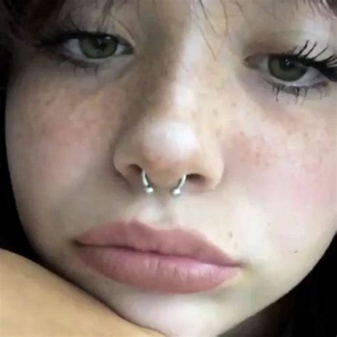 Septum Piercing Em 2025 Ideias Para Piercings Piercing No Nariz