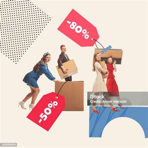 현대 미술 콜라주 큰 상자를 들고 다니는 젊은이들의 그룹 성공적인 쇼핑 저렴한 가격의 물건 16 17 살에 대한 스톡 사진 및 기타 이미지 Istock