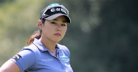 [포토] 버디사냥꾼 조윤지 라인이 어디로 가는지 살펴요