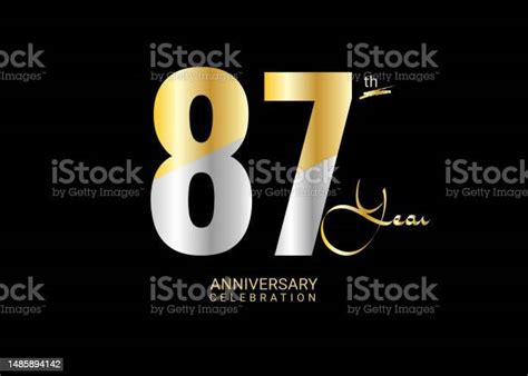 87 주년 기념 축하 금색과 은색 벡터 템플릿 87 숫자 로고 디자인 87 번째 생일 로고 로고 타입 기념일 축하를위한 벡터 기념일 포스터 초대 카드 0명에 대한 스톡 벡터