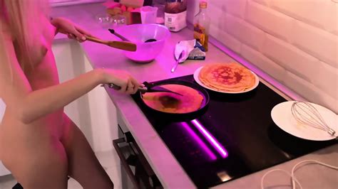 Video Fascinating Miss Ellie Moore Eporner