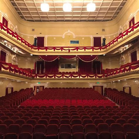 Улсын Драмын Эрдмийн театр жүжгийн зохиолын уралдаан зарлалаа Өглөө мн