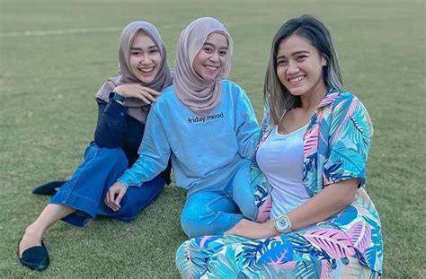 Dikelilingi Support System, Intip 10 Momen Lesti Kejora Kumpul Bareng Sahabat