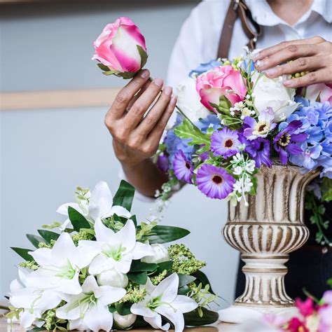 How To Create A Thoughtful Sympathy Flower Arrangement Lifestyle By Ps