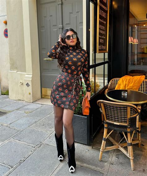 هيفاء وهبي تطل بإطلالات شتوية تحمل توقيع الأناقة الفرنسية مجلة هي