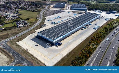 Evri Delivery Lorry Editorial Image 270587284