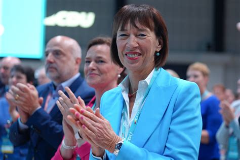 Charlotte Merz Privat Infos über Die Ehefrau Von Friedrich Merz Derwestende