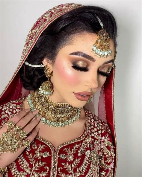 Makeup And Hair Artist On Instagram Bold Eyes And Nude Lips Are My Fav Outfit