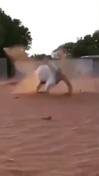 ميمز مقطع مضحك حركة جون سينا بطريقة مختلفة 😂 Youtube