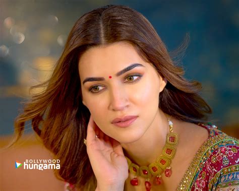Kriti Sanon Wallpapers Kriti Sanon 5 196 Bollywood Hungama