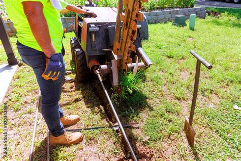 Installing Underground Communications Networks Using Horizontal Directional Drilling Machines