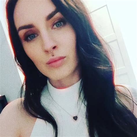 𝖑𝖊𝖙𝖙𝖎 Girl Sloth • Threads Say More