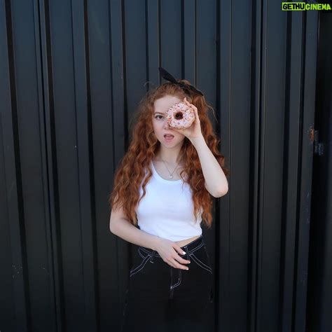 Francesca Capaldi Instagram I 🍩 Know What To Get My Friends For