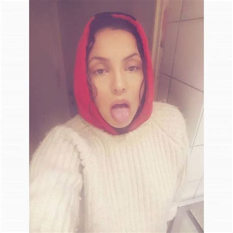 Pictures Of Simone Colling