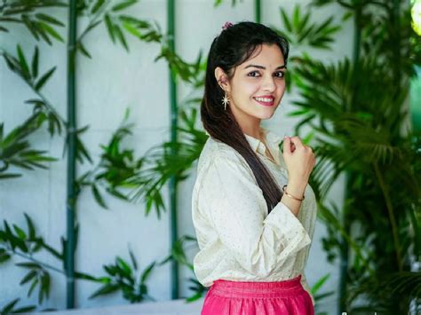 Photo स्माईल क्वीन आर्या आंबेकरचं अप्रतिम सौंदर्य पाहून चाहते थक्क