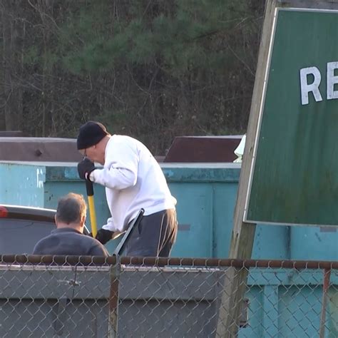 Frenzies Of Predatory Hooked Jaw Sea Worms Seen Along Coastal Waters