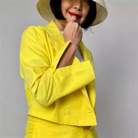 Jual Dhanny Dahlan Collection Cropped Blazer Original 2025 Zalora