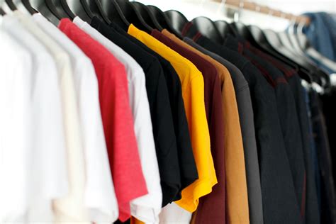 This machine weaves gelatin-based clothes you can dissolve after use ...
